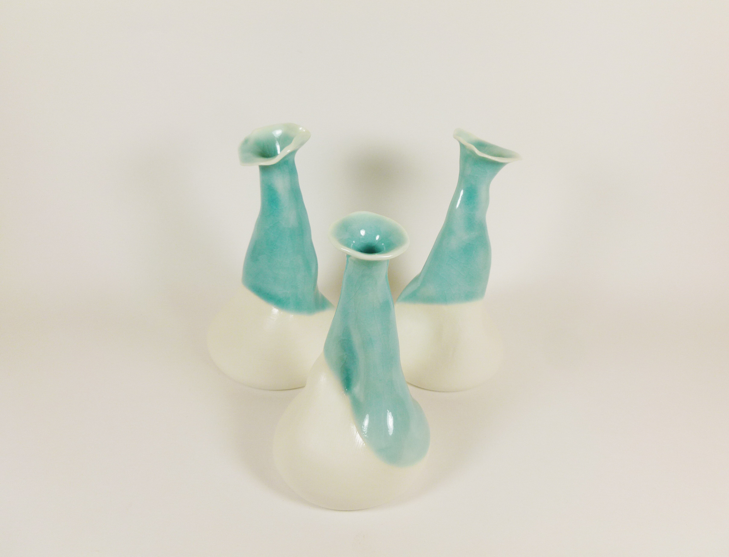 Soliflore porcelaine, vase, brut et turquoise – Made in B. Ceramic
